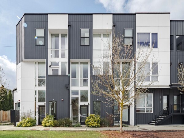 Modern West Seattle Studio Near Parks & Beaches - Harbor Island - Seattle