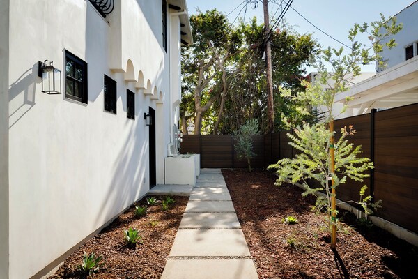 Modern West Hollywood Oasis - Beverly Hills