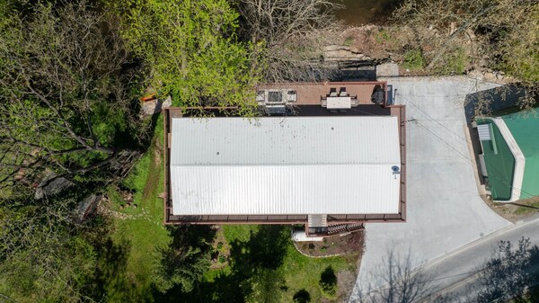 Riverbank Lodge : Scenic Riverfront Escape - Lancaster, PA