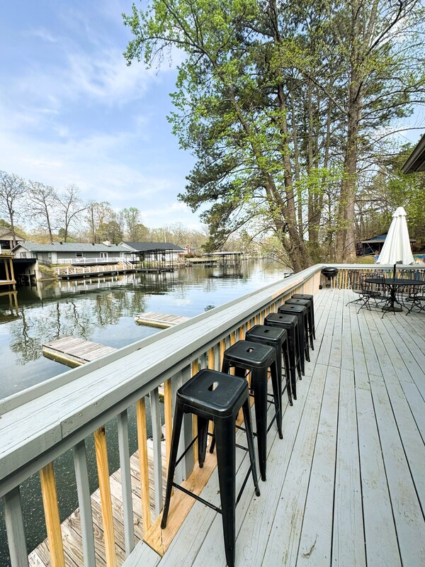 Lakefront Bungalow On Hamilton! Private Dock! - Lake Hamilton, AR
