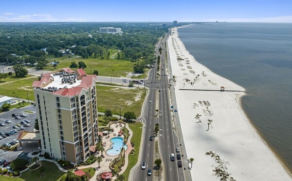 New Coastal Retreat - Luxury Condo With Onsite Security! Super High End! - Gulfport, MS