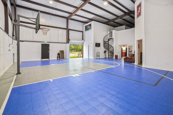 Hoops Haven 5-bedroom House In Lovely Mccalla - Green Pond, AL
