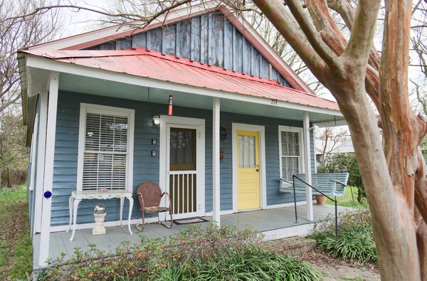 Shanty Bellum Too | 2/1, Washer/dryer, Full Kitchen - Natchez, MS