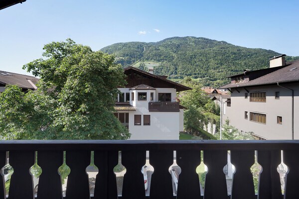 Biobauernhof Toellerhof 'Zimmer 6' With Mountain View, Shared Pool And Wi-fi - Tirol
