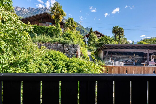 Biobauernhof Toellerhof 'Zimmer 10' With Mountain View, Shared Pool And Wi-fi - Merano