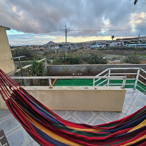 Casa De Vacaciones 'Refugio Aconchegante Para A Familia' Con Vistas Al Lago, Terraza Privada Y Wi-fi - Porto Santo