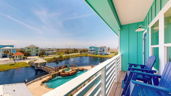 Shared Pool, Shared Hot Tub, Parking For 4 - Corpus Christi, TX
