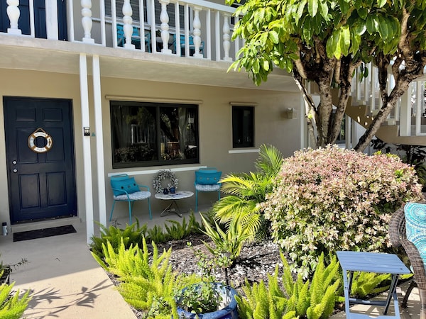 On The Avenue!. Fabulous Location/spacious - Delray Beach