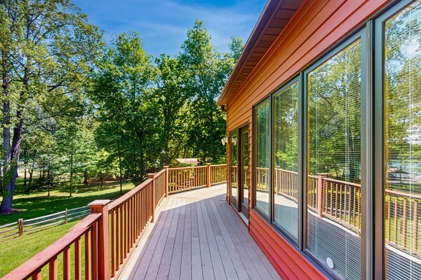 Rustic Lakehouse With Views, Kayaks, Wifi, Central Ac & Cozy Firepit Nights - Lake Anna, VA