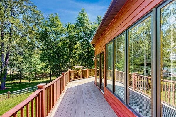 Rustic Lakehouse With Views, Kayaks, Wifi, Central Ac & Cozy Firepit Nights - Lake Anna, VA