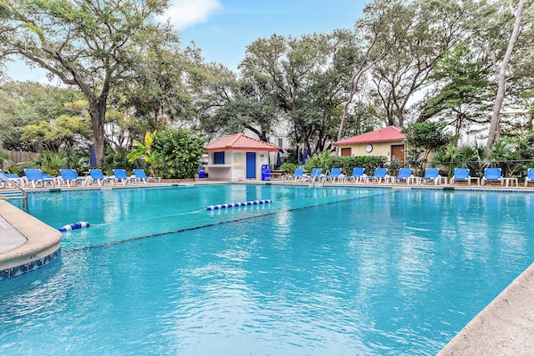 Salt Air Nook - Right By Beach \/ Pool - Brunswick, GA