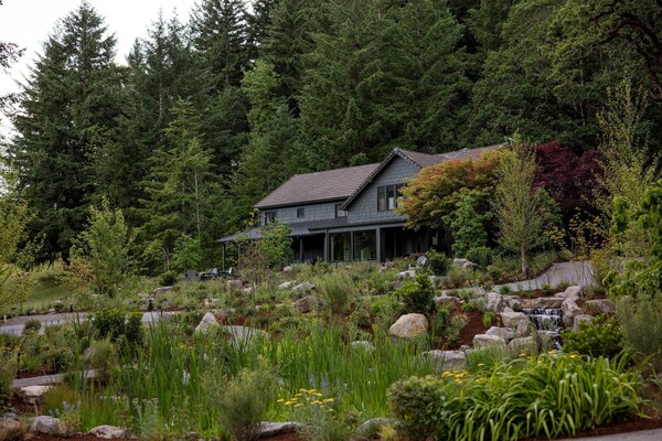 The Carly Fern Lodge | Luxe Wine Country Experience, Entire Lake, Trails & 21 Gorgeous Acres - 맥민빌