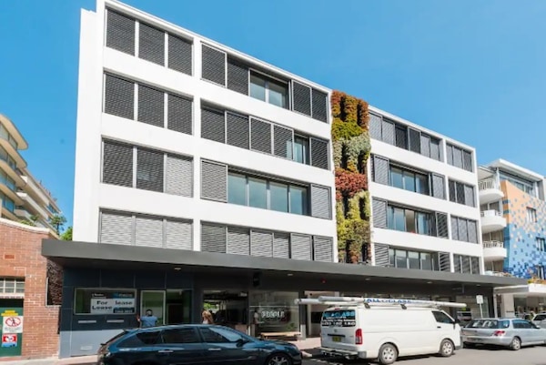 Radiant 2br Top-level Unit W/ Wi-fi Near Bondi Beach - Manly
