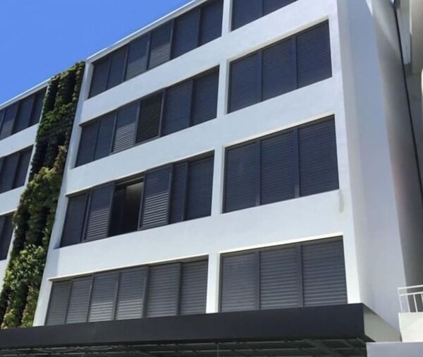 Modern 1br Top-level Unit W/ Keypad Entry In Bondi - Sydney
