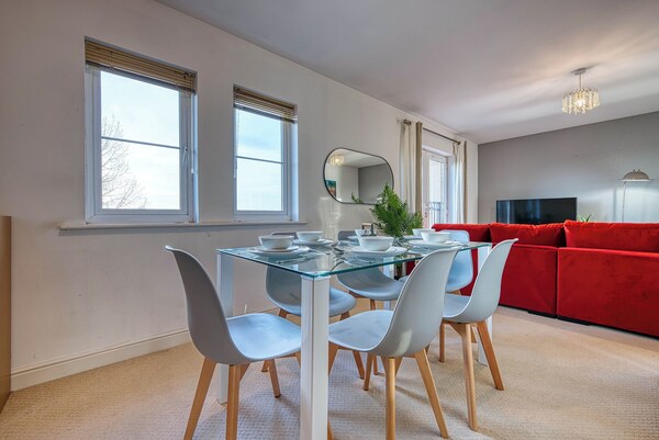 Peaceful 2-bed In Sutton Coldfield, Near Parks - Sutton Coldfield