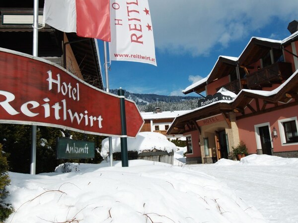 Double Room, 22 - 28m², With Balcony - Hotel Reitlwirt - Brixen im Thale