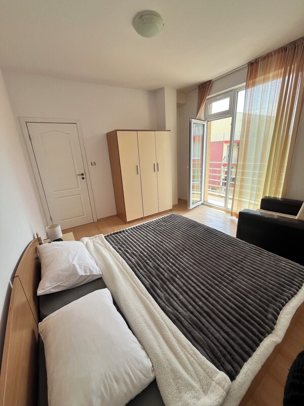 Sunny Day 5 Apartment - Burgas