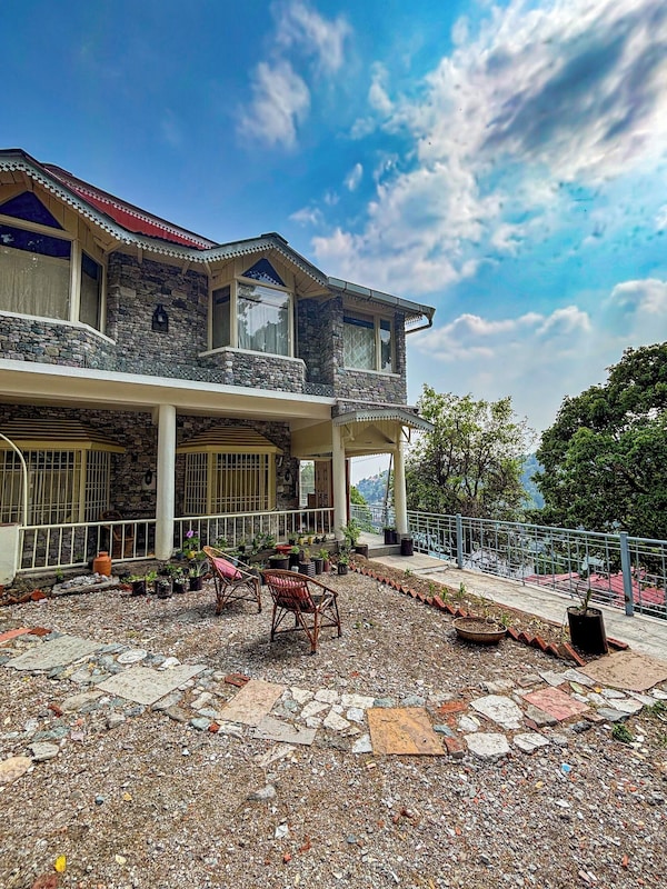 Arnav Villa- Charming Naini Lake View Retreat In Nainital - Nainital