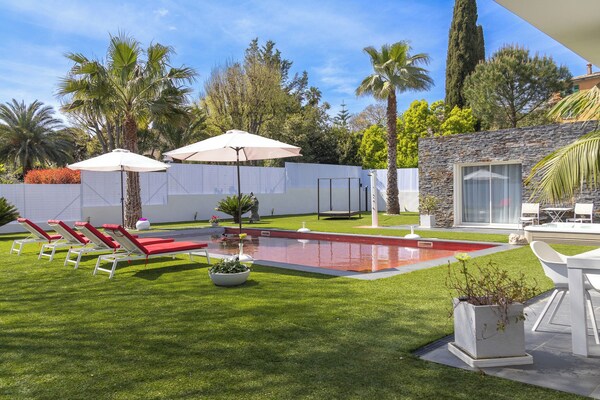 Luxury Californian Villa In Antibes, Red Swimming Pool And Private Cinema - Antibes