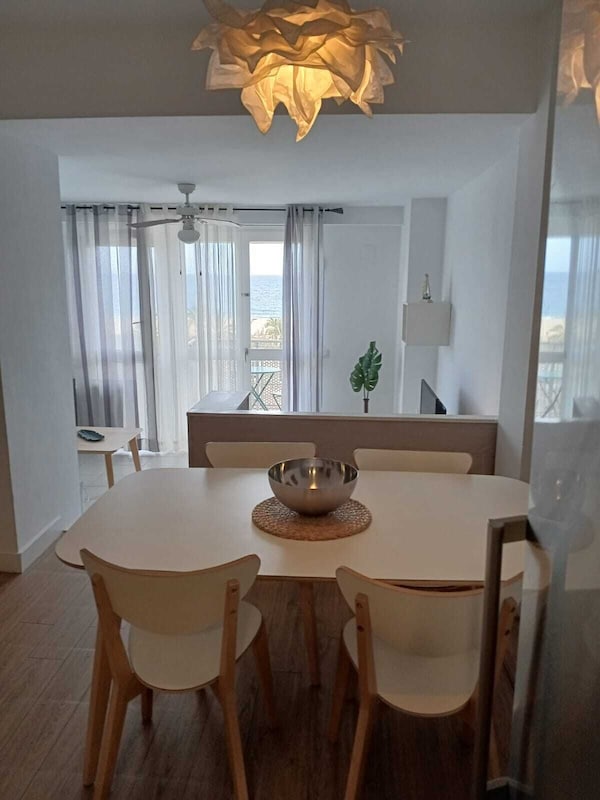 Apartamento En 1ª Línea De Mar: ¡Vive La Experiencia! - Mataró