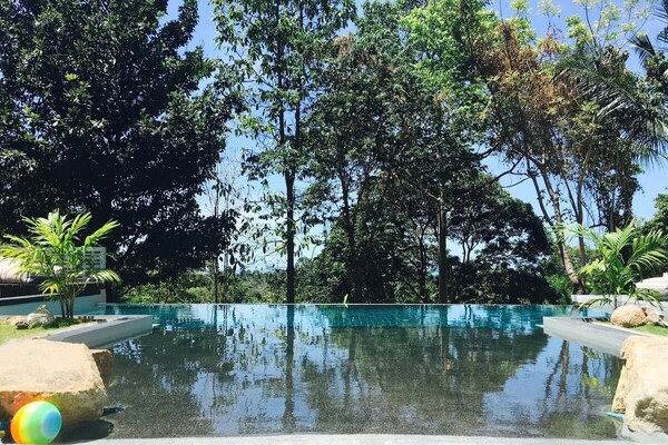 Tropical Retreat With Air-conditioned Bedroom, Pool, And Bar - Ko Samui