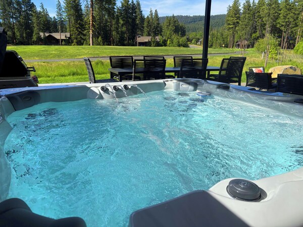 Lavish 7br Golf Getaway! 12th Man Gameroom-hot Tub * Walk To Winery! - Washington