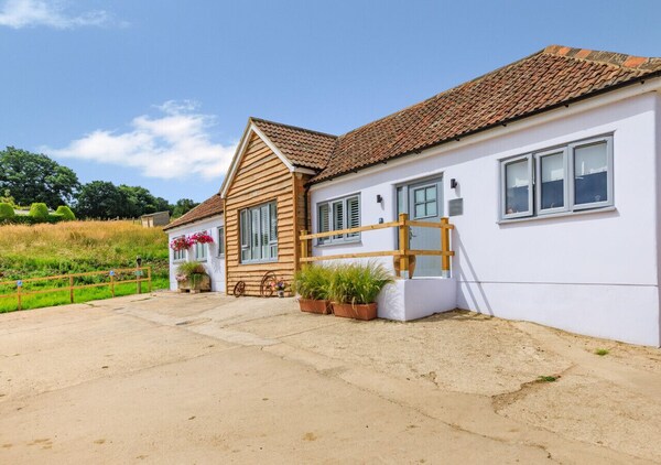 The Milking Parlour - Heavenly Views Cot - Dorset