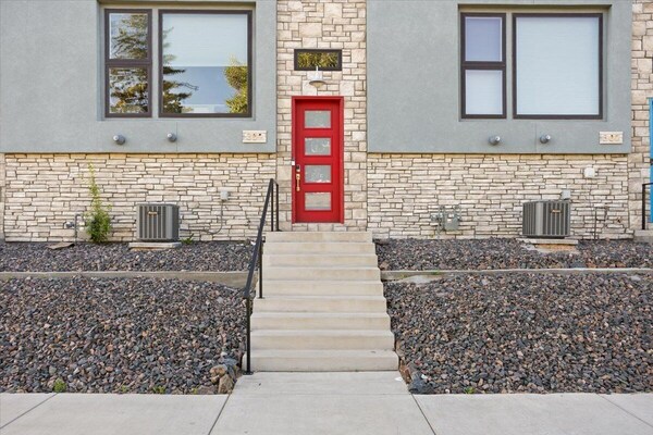 Charming Downtown Townhome In Cheyenne With Wifi & Central Ac! - Cheyenne, WY