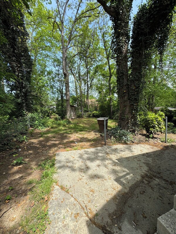 Charming Clean 3 Bedroom House, Big Bedrooms With King Beds In Greensboro - Greensboro, NC