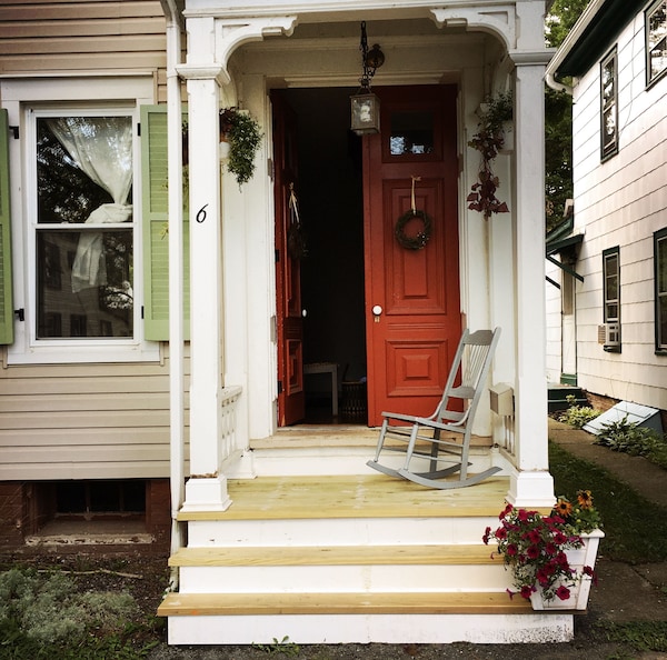 3-bedroom House In Lovely Athens Ny, Family Friendly, Expansive Patio & Garden - Catskill, NY