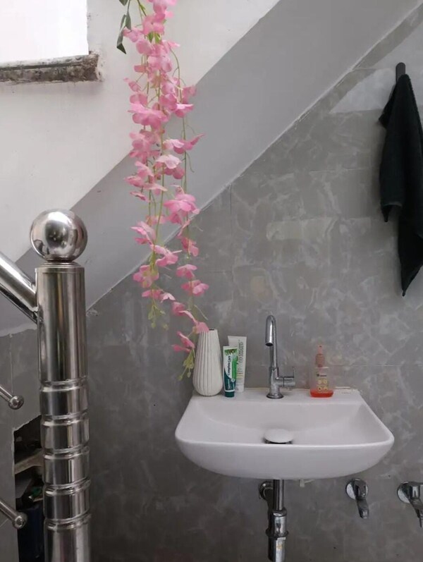 Charming 1-bedroom Building In Beautiful Prayagraj With Wifi - Prayagraj