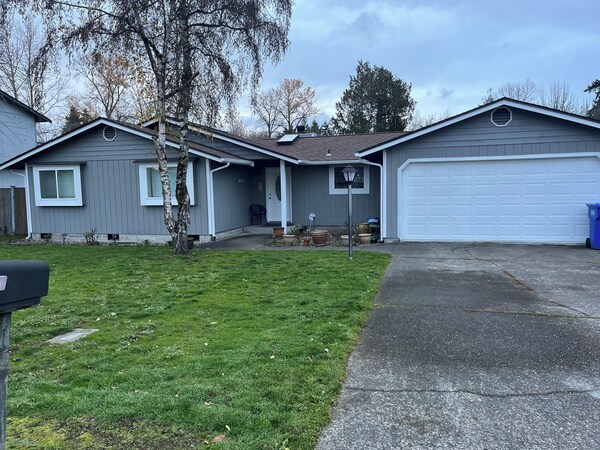 Cozy House - Fife, WA