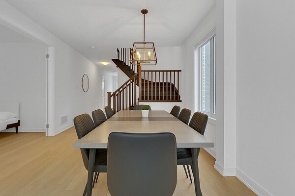 5 Bedroom Estate | Sleeps17 | 65"tv - Kitchener