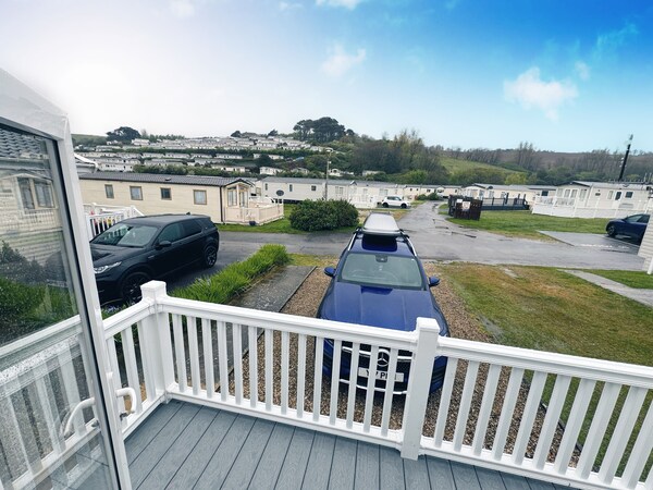 Beach Coast Getaway In South Devon! Hill Views And On Site Entertainment, - Devon