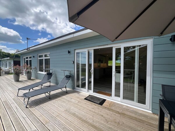 Spacious 2-bedroom Chalet With Amazing Sundeck - 達特茅斯