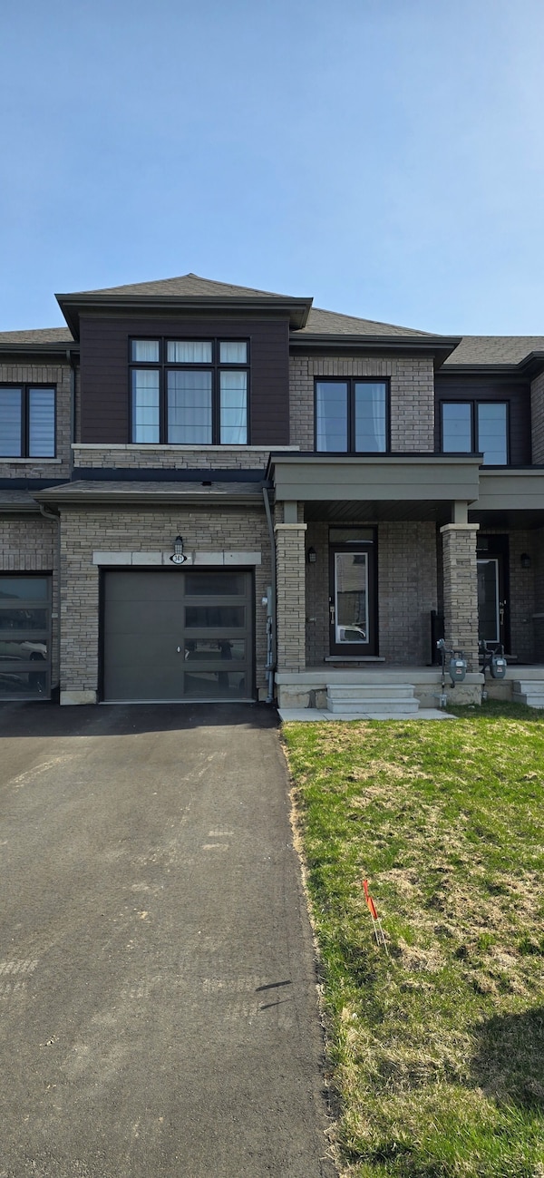 Modern New 3bed Home | 10 Mins To Niagra Falls - Welland