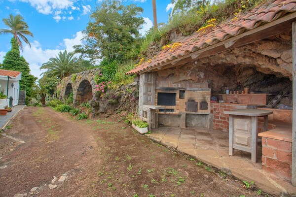 Vacation Home 'Los Dragos Y Volcán' With Sea View, Private Terrace And Wi-fi - Tacoronte