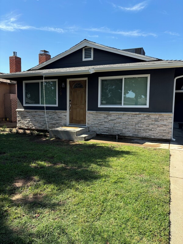 3-bedroom Home Close To Airport. Beutifully Decorated. - 克洛維斯