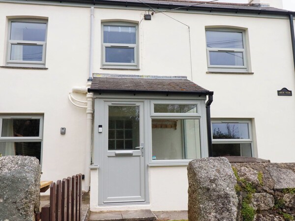 Rock View, Pet Friendly, Character Holiday Cottage In St Austell - St Austell