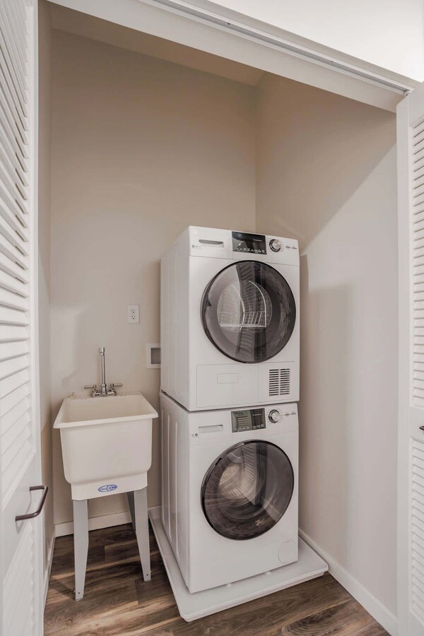 Cozysuites Sky Central #16 - University Of Cincinnati