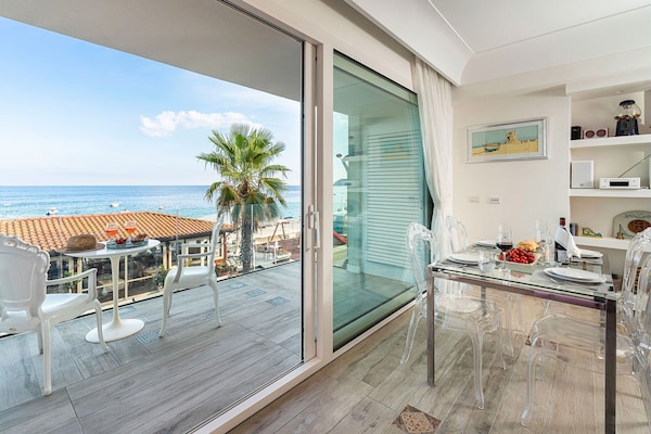 Casa De Vacaciones En Letojanni Con 2 Habitaciones, Capacidad 3 - Letojanni
