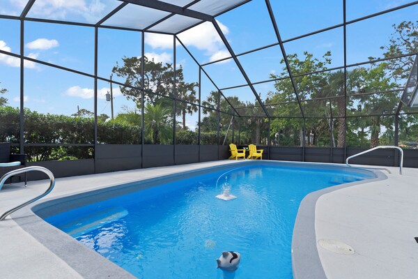 Gameroom | Canal | Large Dock | Pool | Pets Ok! 6 Beds - Palm Coast, FL