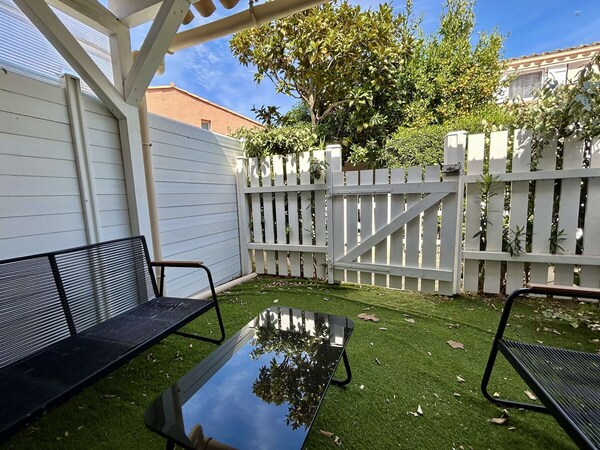 Casa Acogedora Con Aire Acondicionado, Terraza Y Estacionamiento En Cap D'agde - Vias
