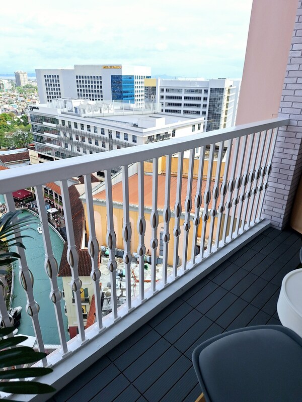 Luxury Coastal, Grand Canal View\ndesigned For Pure Comfort. - 馬卡蒂