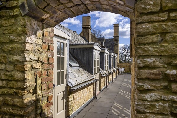 Beautifully Styled And Unique Holiday Apartment - Orchard House At Broadwell Manor - Moreton-in-Marsh