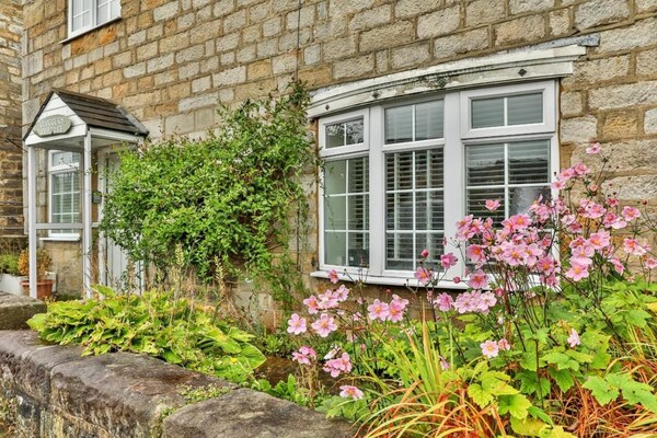 Cosy 3 Bed Stone Cottage, Harrogate, North Yorkshire - West Yorkshire