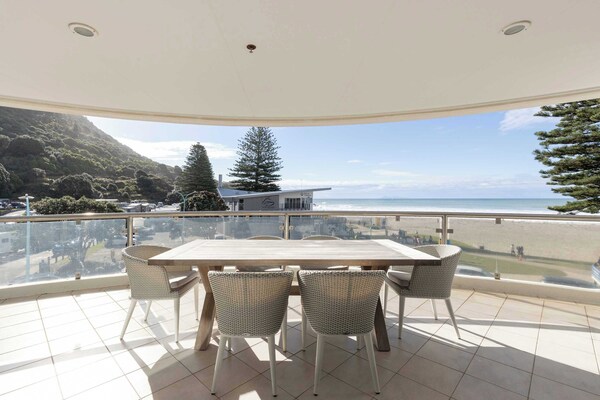 Oceanfront Apartment: Beach, Downtown & 2 Carparks - 芒格努伊山