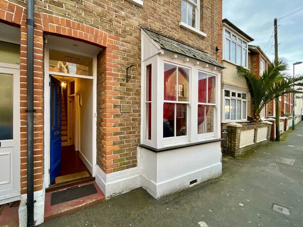 Tern Cottage By Inspirestays.com - A Cottage That Sleeps 4 Guests In 2 Bedrooms - Littlehampton