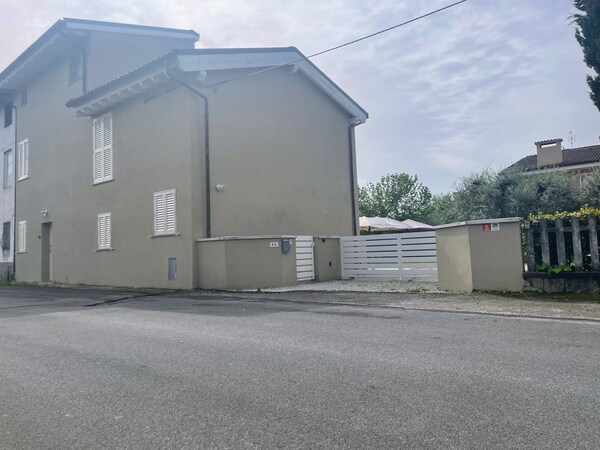 The Little Villa With Garden(4 Rooms, Free Parking) - Lucca, Italia