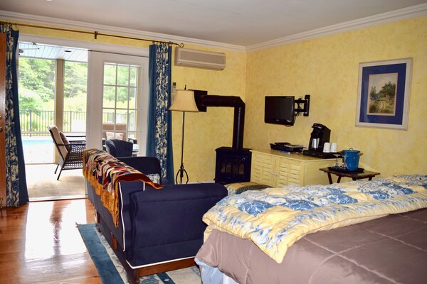 Top-rated B & B On Ogunquit/cape Neddick Town Line, Ogunquit Tourist Area - Kennebunkport, ME